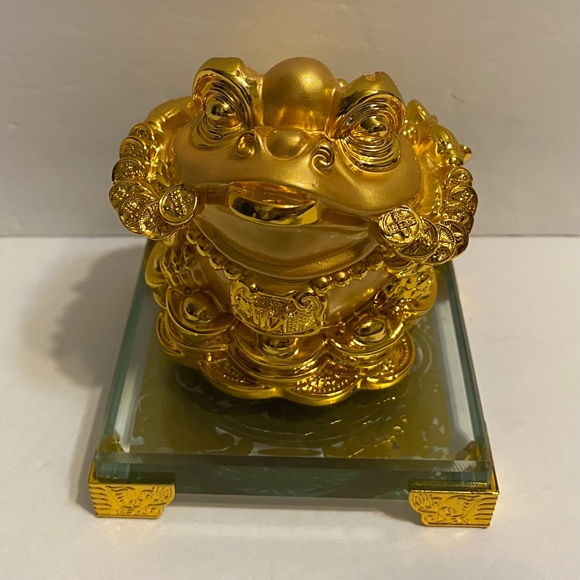 Accents | Feng Shui Fortune Gold Money Toad On Crystal Base Stand ...